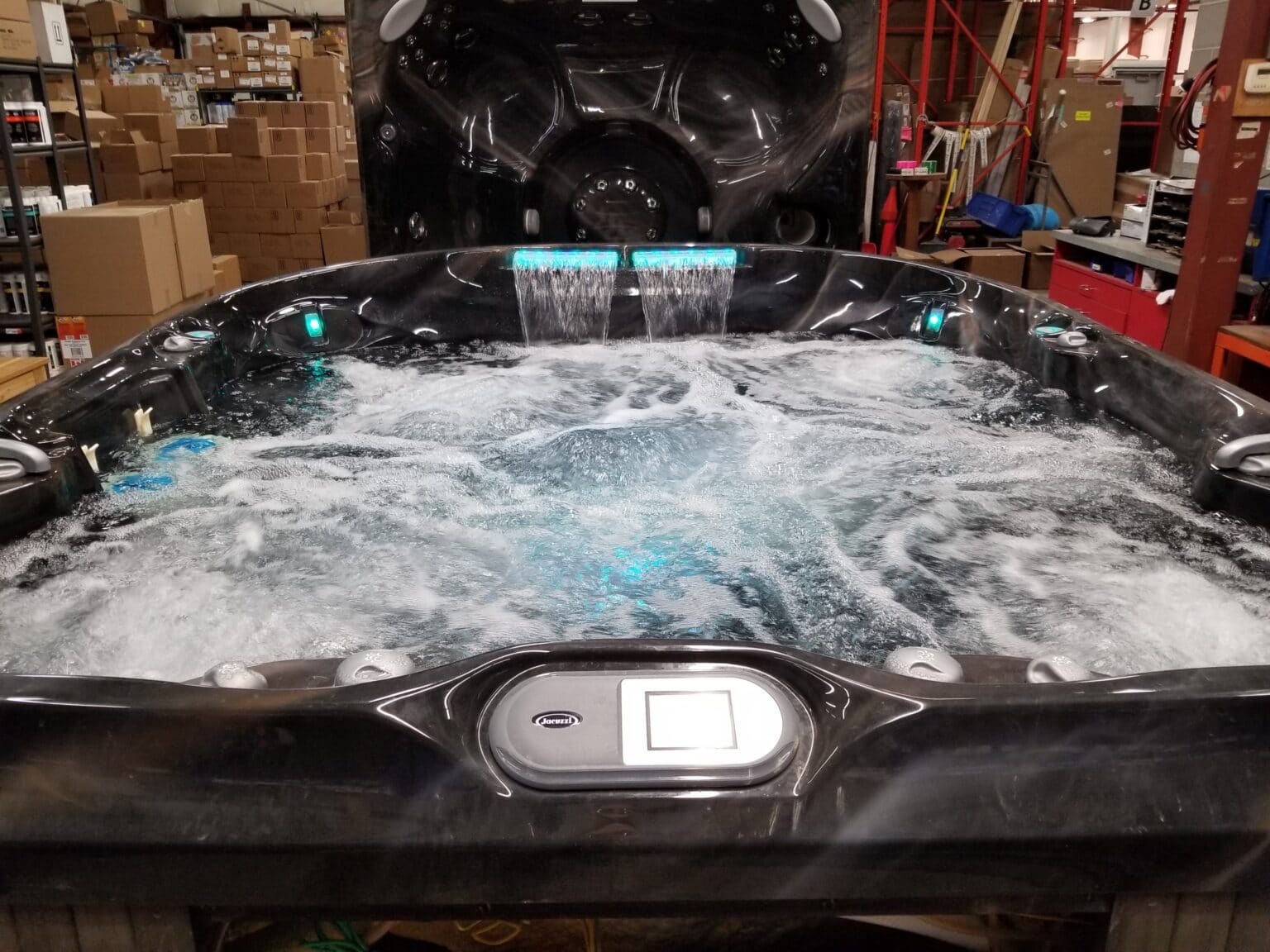 Jacuzzi® J-470™ -UJ100662680 - Used Hot Tubs
