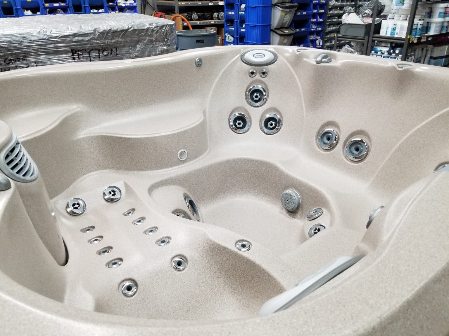 Jacuzzi® J-355™ -UJ100683671 - Used Hot Tubs