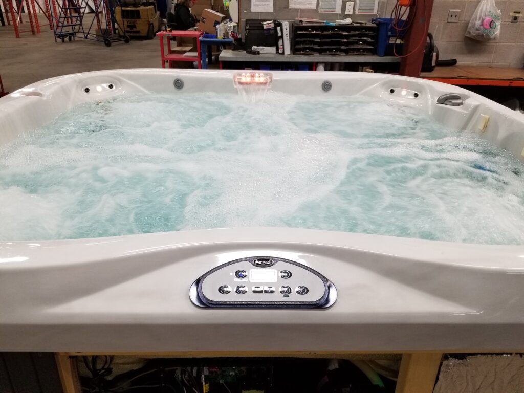 Jacuzzi® J-365™ - UJ100689672 - Used Hot Tubs