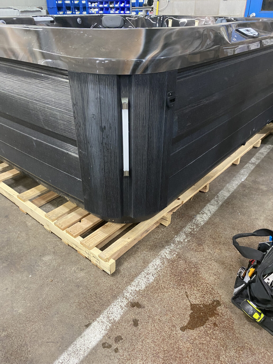 ON SALE- Jacuzzi® J-385™ -UJ100824535 - Used Hot Tubs