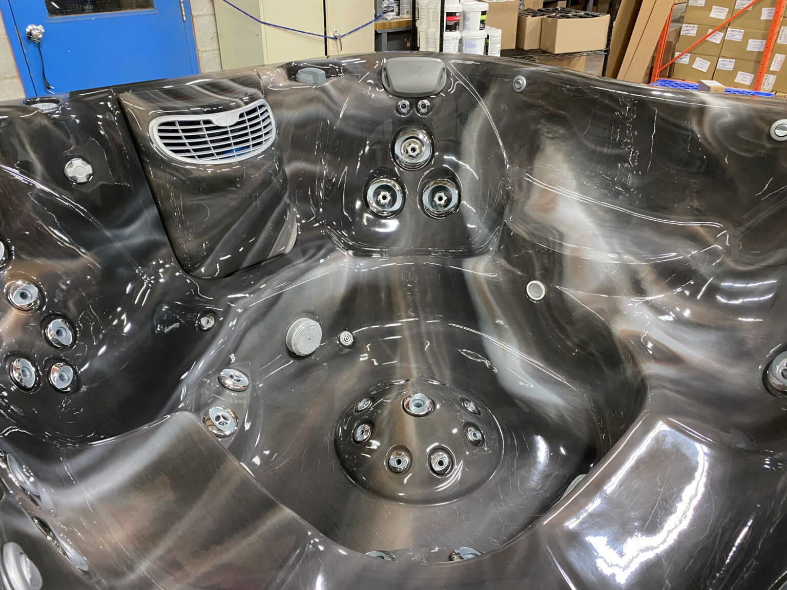 ON SALE- Jacuzzi® J-385™ -UJ100824535 - Used Hot Tubs