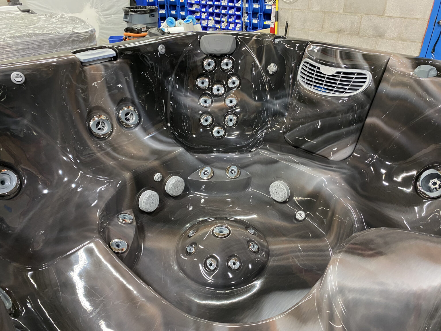 ON SALE- Jacuzzi® J-385™ -UJ100824535 - Used Hot Tubs