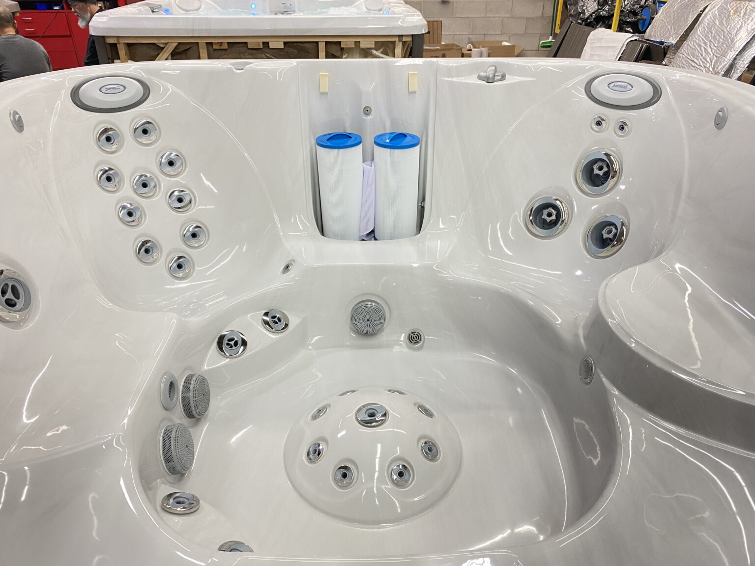 Jacuzzi® J-385™ -UJ100696829 - Used Hot Tubs