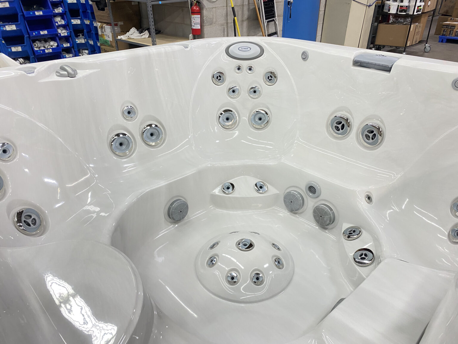 Jacuzzi® J-385™ -UJ100696829 - Used Hot Tubs