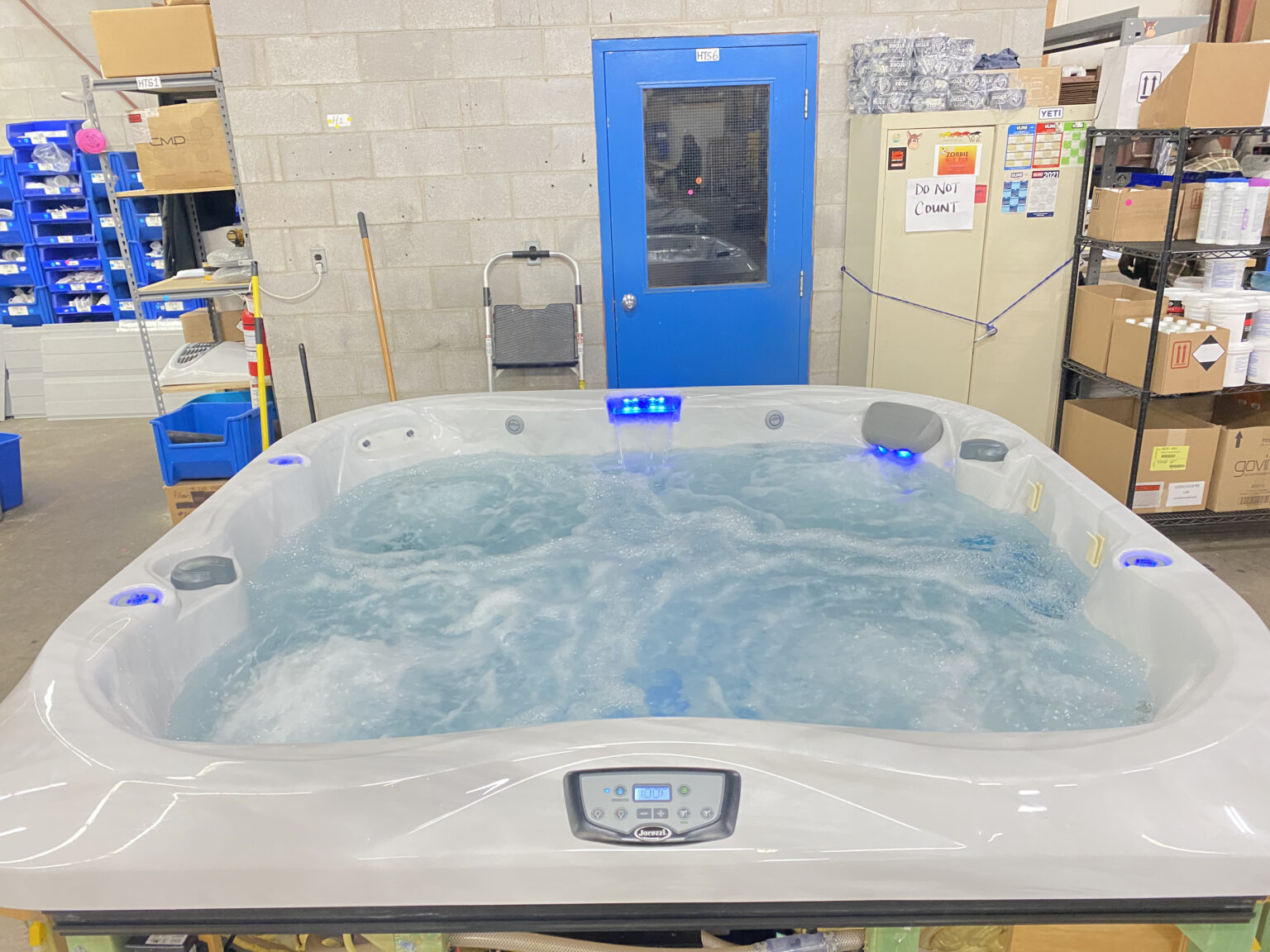 Jacuzzi® J-345™ - UJ100775267 - Used Hot Tubs