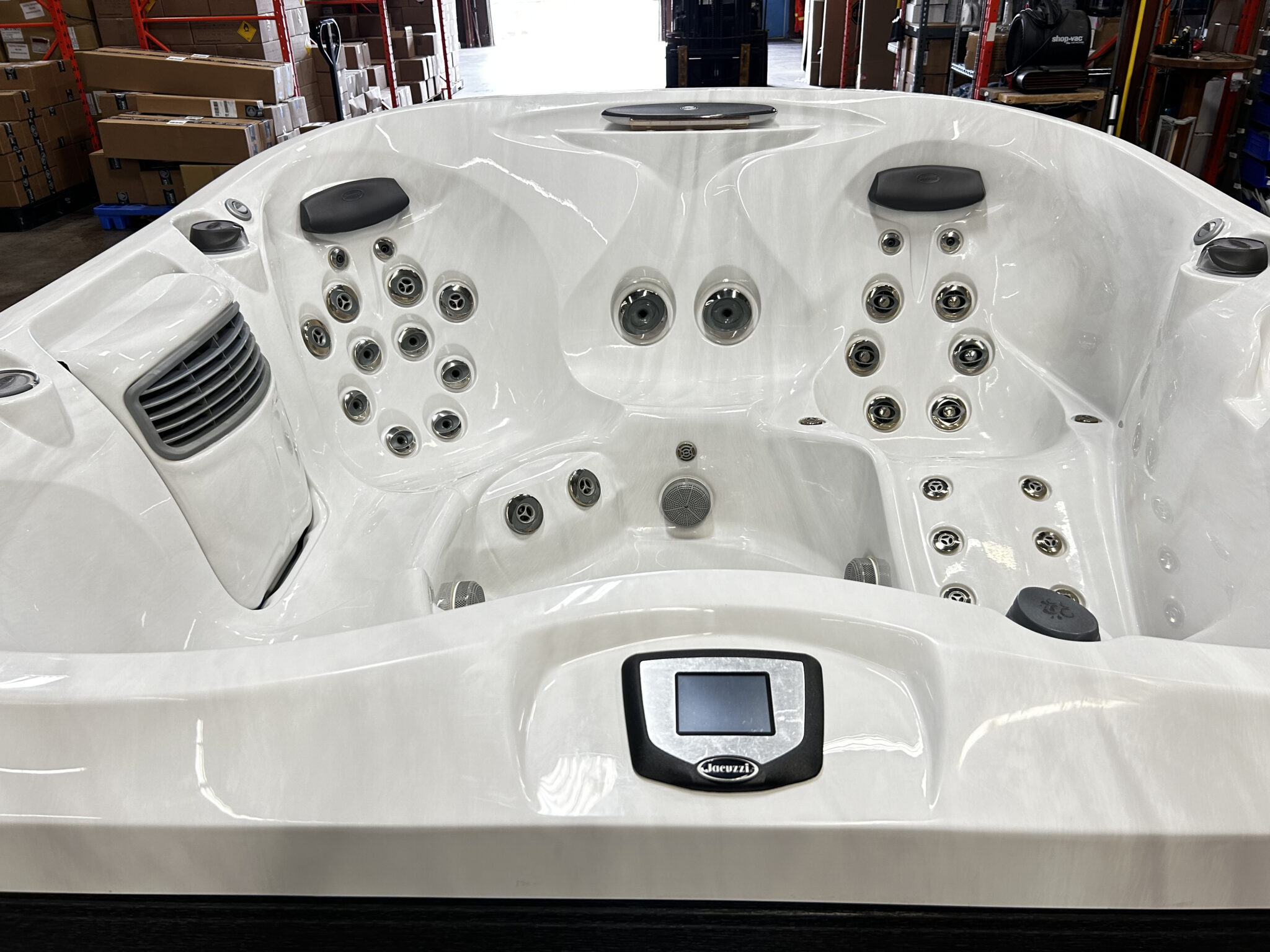 Jacuzzi® J-475™ - UJ100773222 - Used Hot Tubs