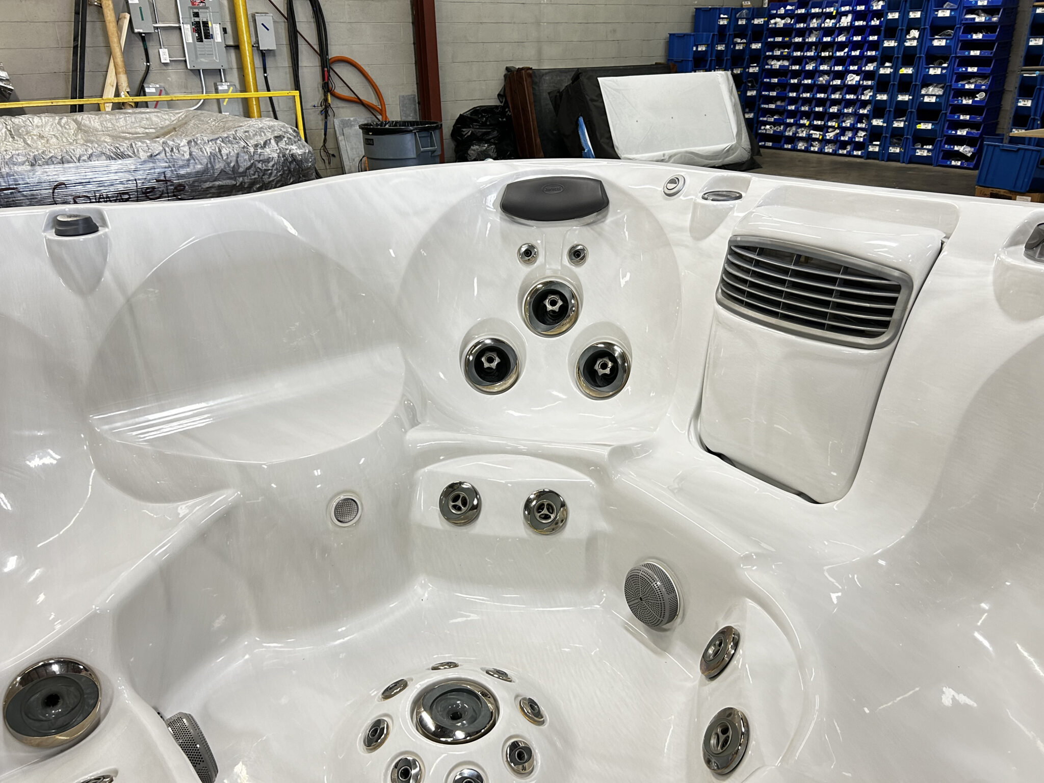 Jacuzzi® J-475™ - UJ100773222 - Used Hot Tubs
