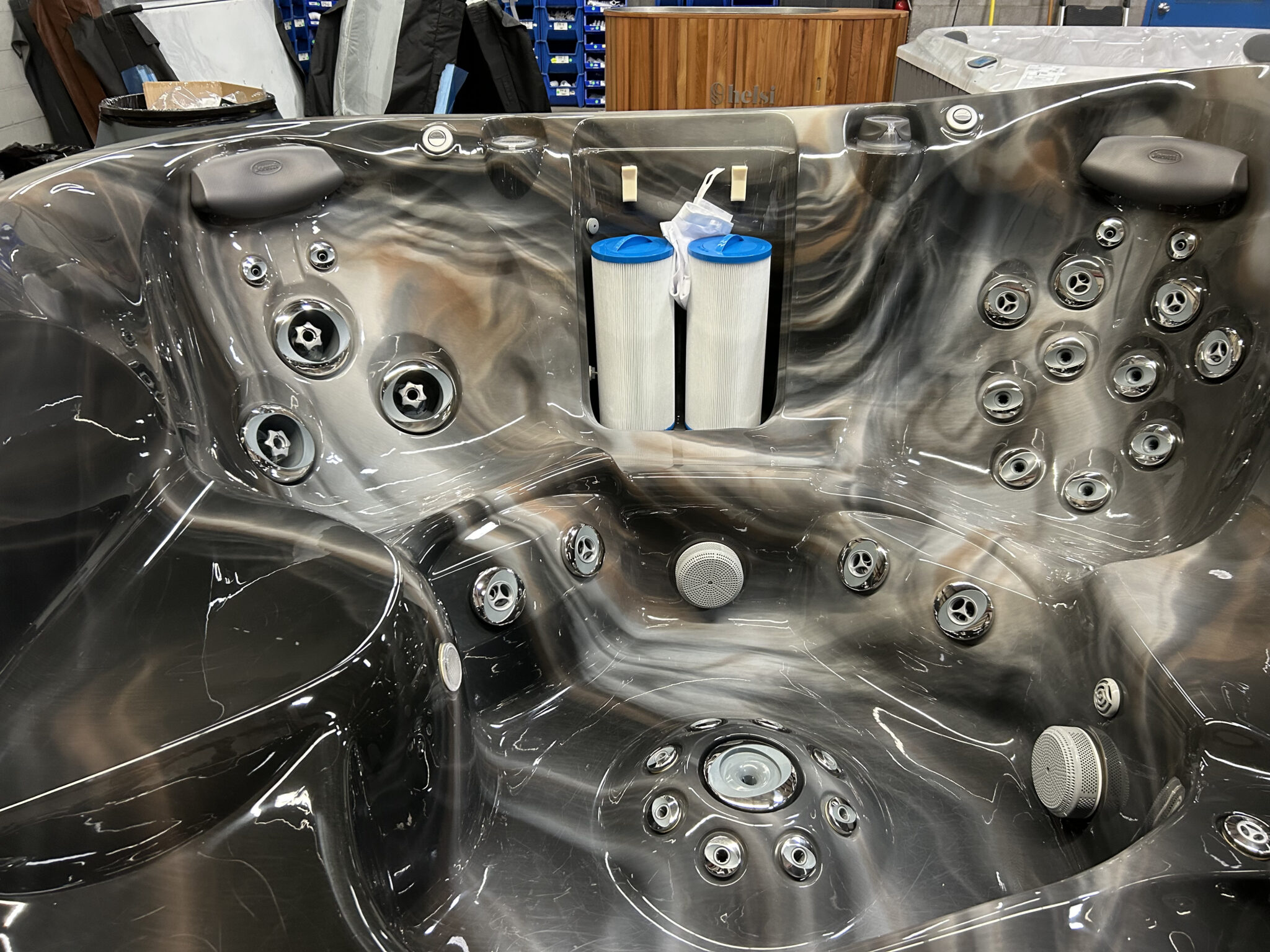 Jacuzzi® J-475™ - UJ100853297 - Used Hot Tubs
